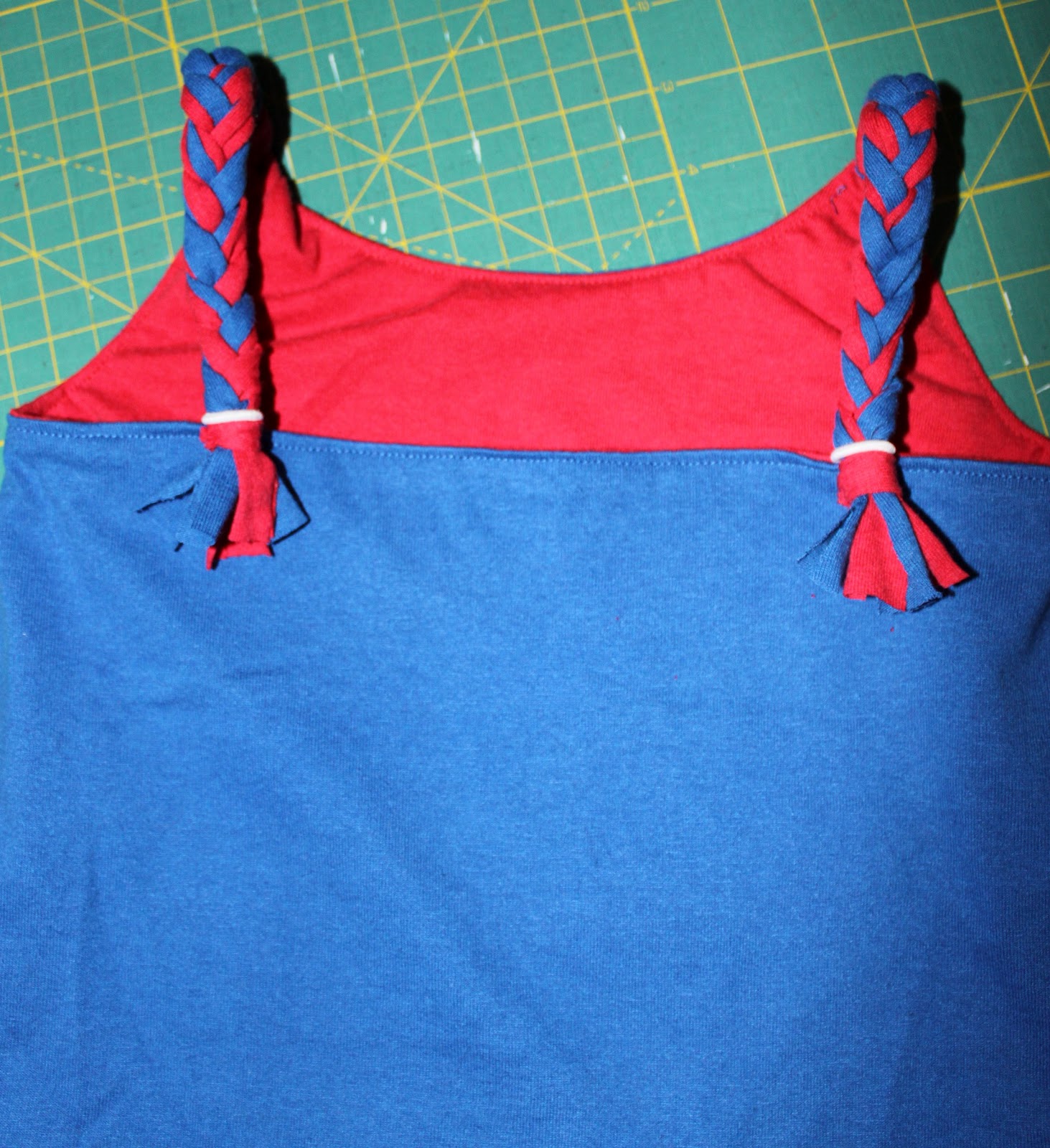 sew easy being green: Upcycled Reversible Piggie Braids Tank Tutorial