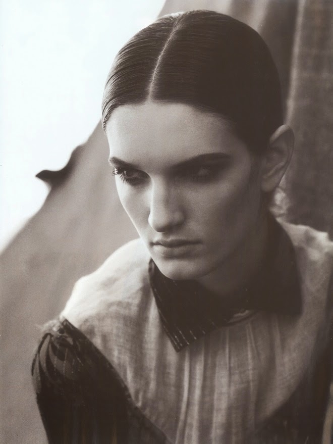 carly moore; model - The L Chat