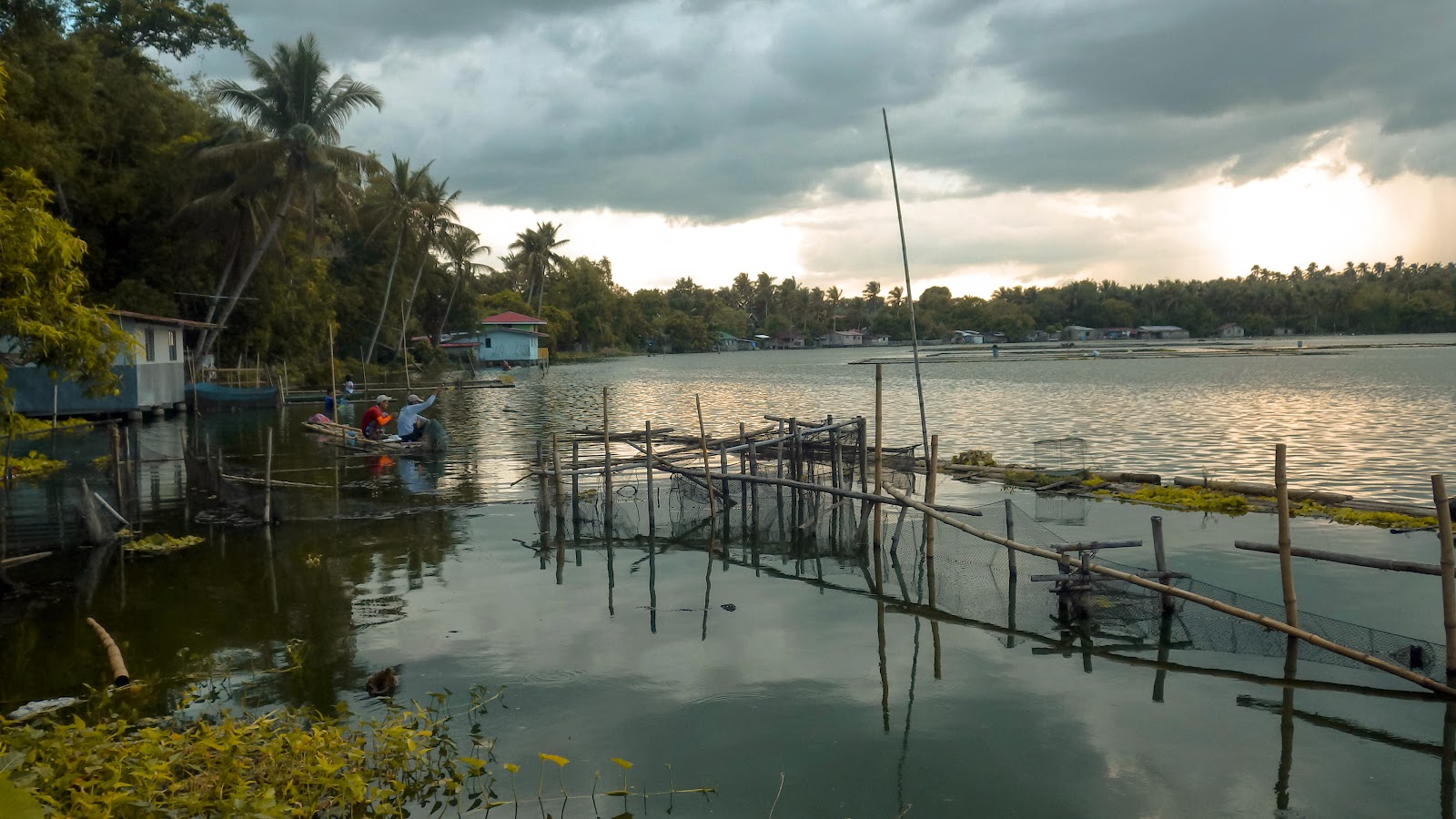 PINAY TAMBAY: The Quest For The Seven Lakes