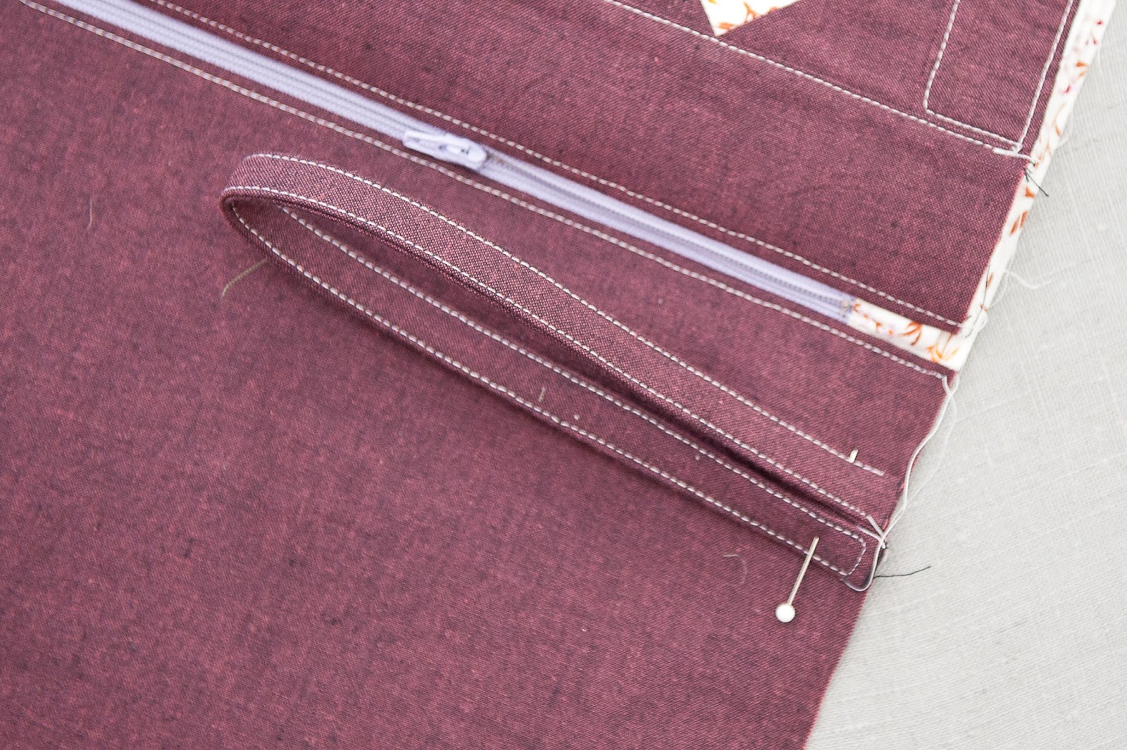 Sandra Clemons: Tutorial Zipper Pouch Square-In-A-Square Blocks