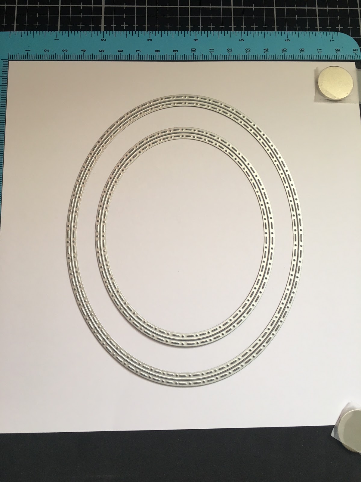 Maximumcrafts : Flower Eclipse card Tutorial