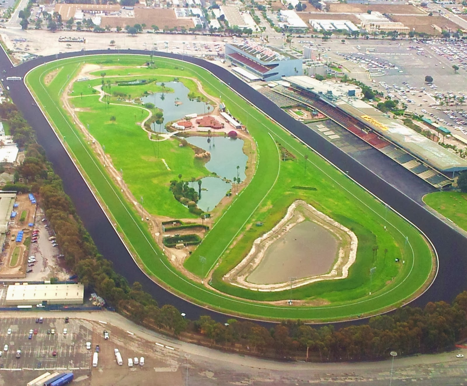 AT THE RAIL WITH NAGS AND WAGS: Hollywood Park Racetrack