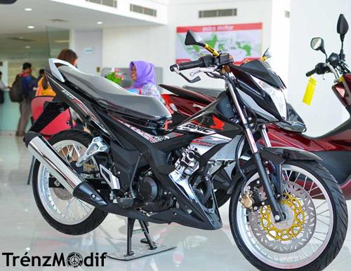 Gambar Modifikasi Motor Honda Sonic 150 Velg Jari Jari Ring 17 Terbaru 2017