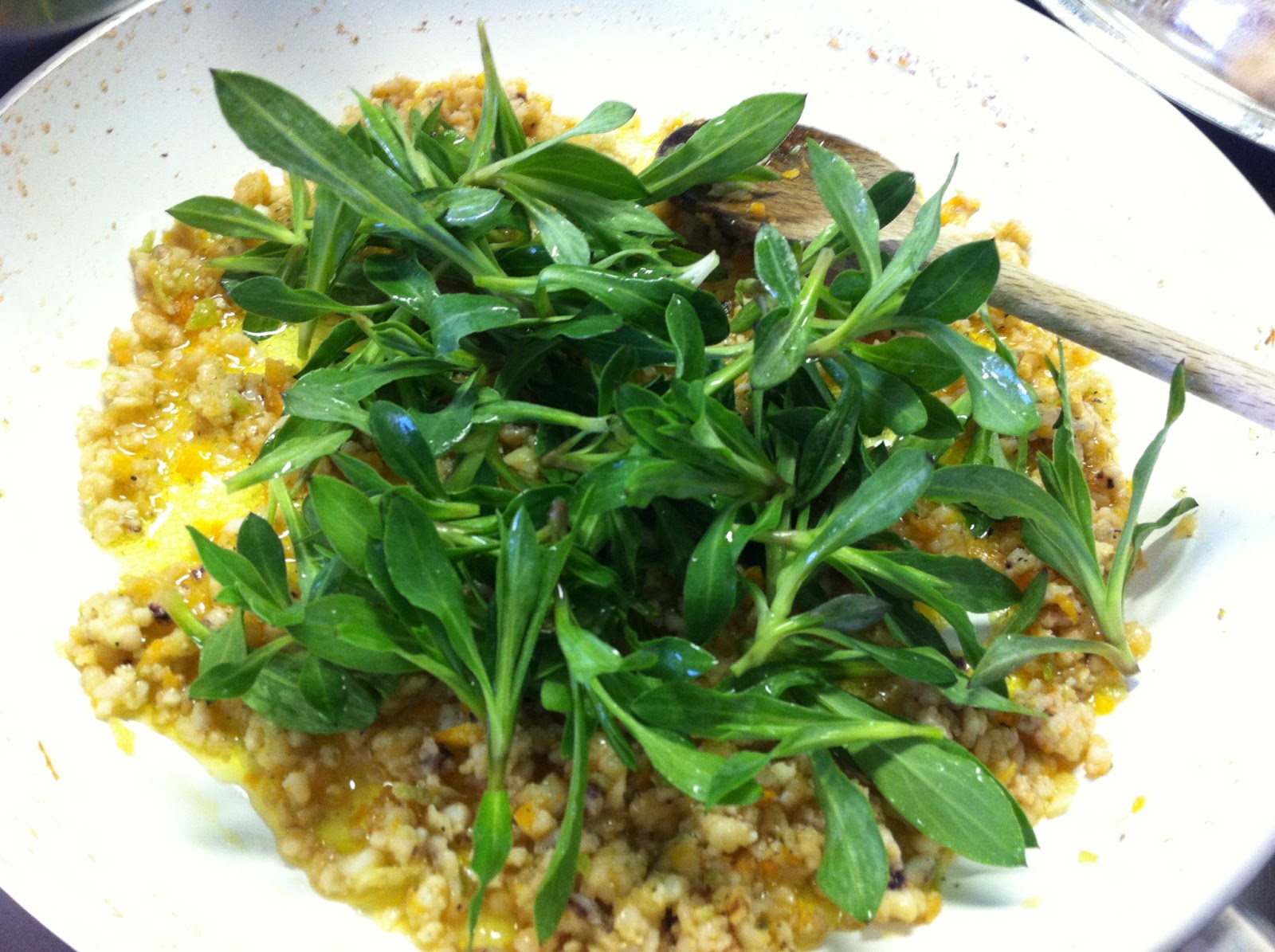 SQUISITO: SPINOSINI CON TRITO DI CALAMARI, VONGOLE E STRIGOLI