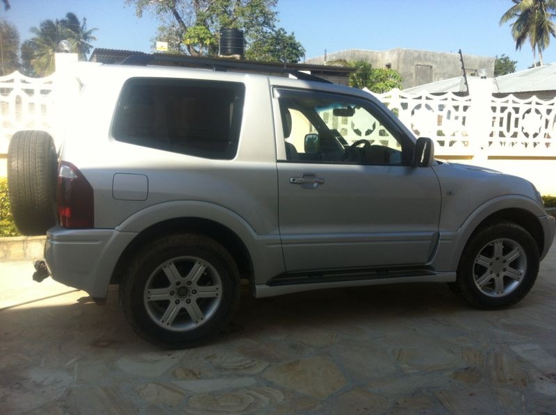 Leila Maingu: MITSUBISHI SHOGUN WARRIOR GDI AUTO SIVER SHORT WHEEL BASE ...