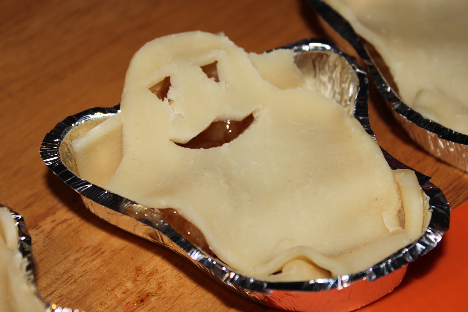 Susan's Disney Family: Fun and easy mini apple pie ghosts #Recipe