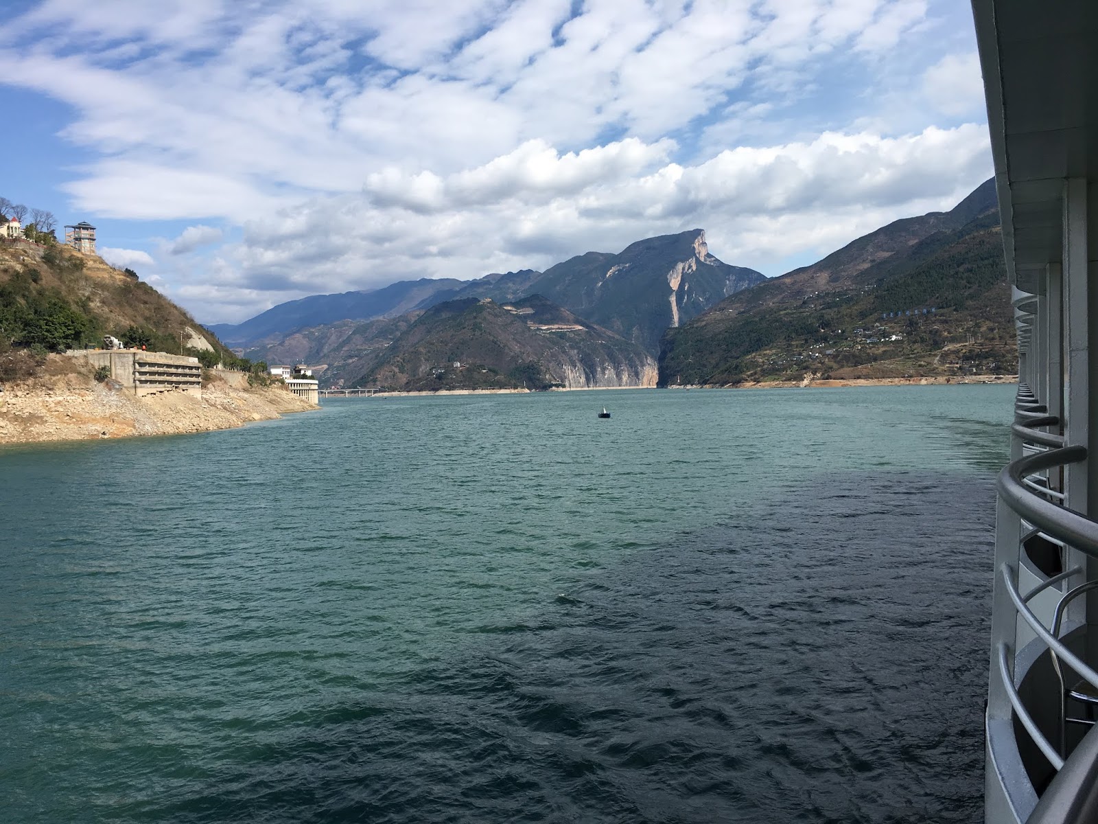 We Live In The Country!: A Month in China! Yichang and a Yangtze River ...