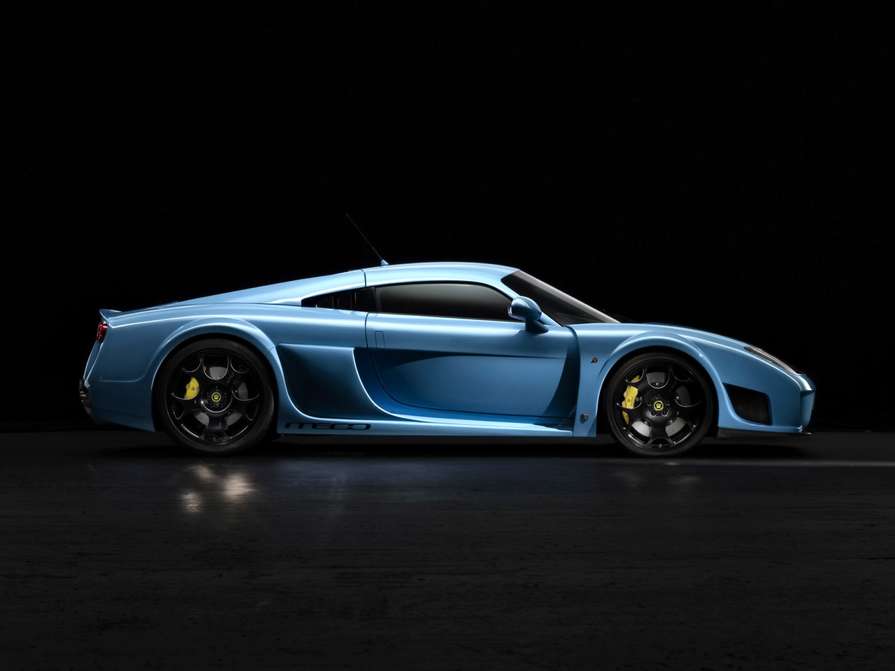 ELEGANT AND LUXURY CAR Noble M600 (2010)