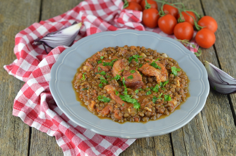 Tocanita de linte cu ciolan afumat - CAIETUL CU RETETE