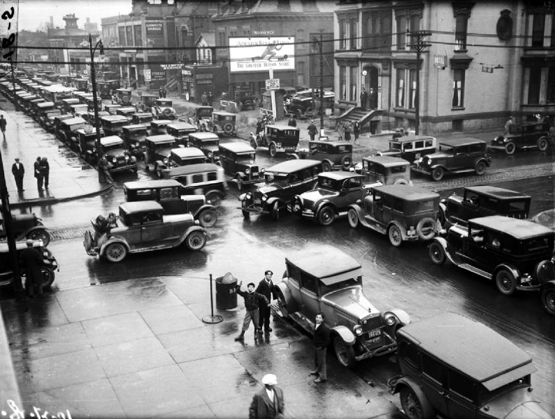 Pictures Show What Traffic Jams Looked Like in the Past ~ Vintage Everyday