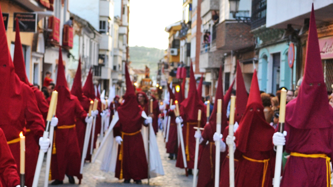 El origen del capirote: De la Inquisición a la Semana Santa