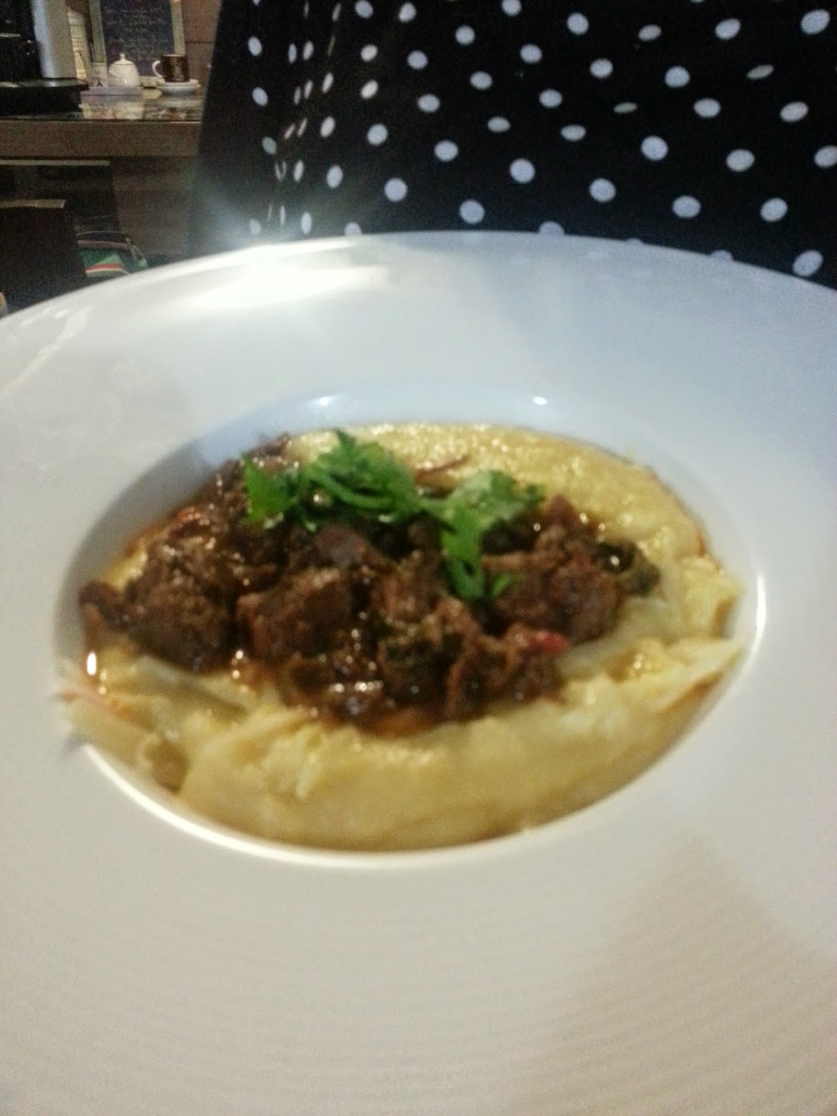 Gastronomia Di Vera: Ragu de Contra Filé e Especiarias com Polenta Mole!