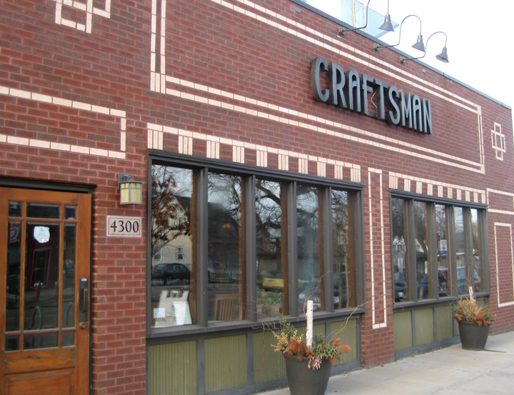 Cindy Lindgren: Craftsman Restaurant Ambience Review