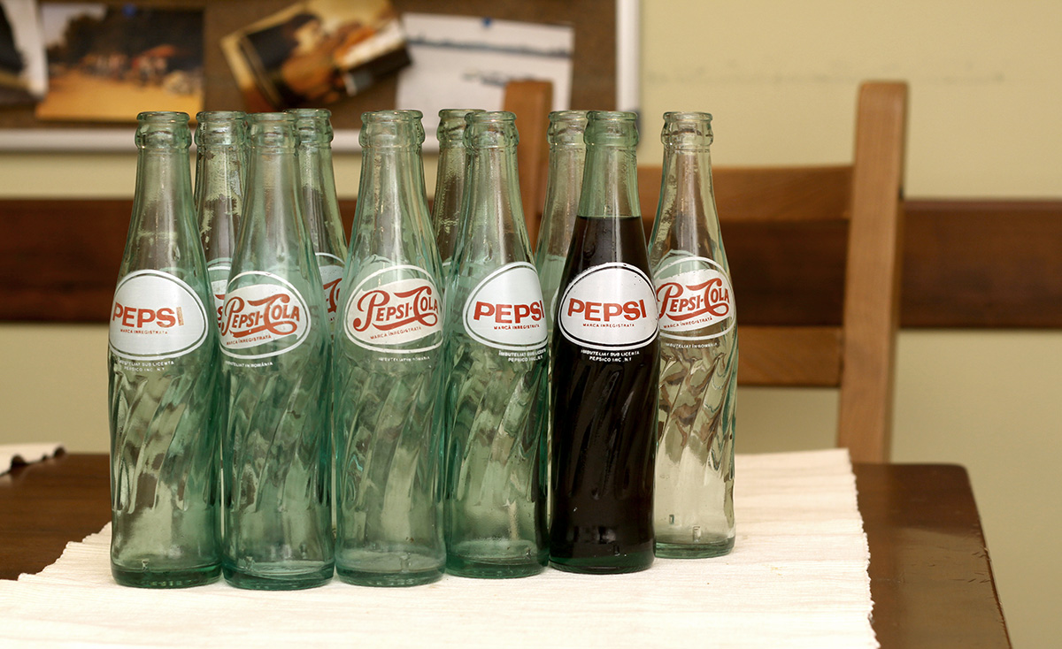 Bucureștii de altădată: Pepsi... sticle din alea vechi! :-)