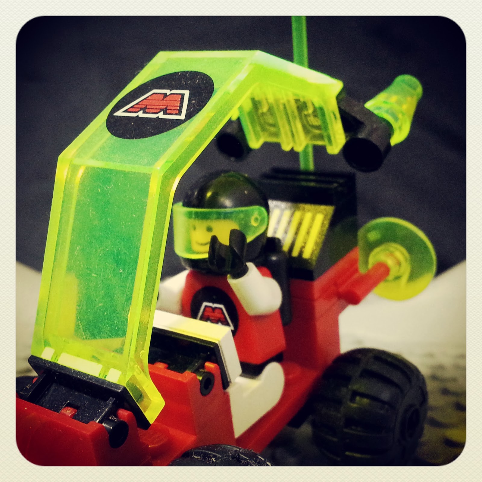 en-broc: Lego 6833 : Beacon Tracer, 1990