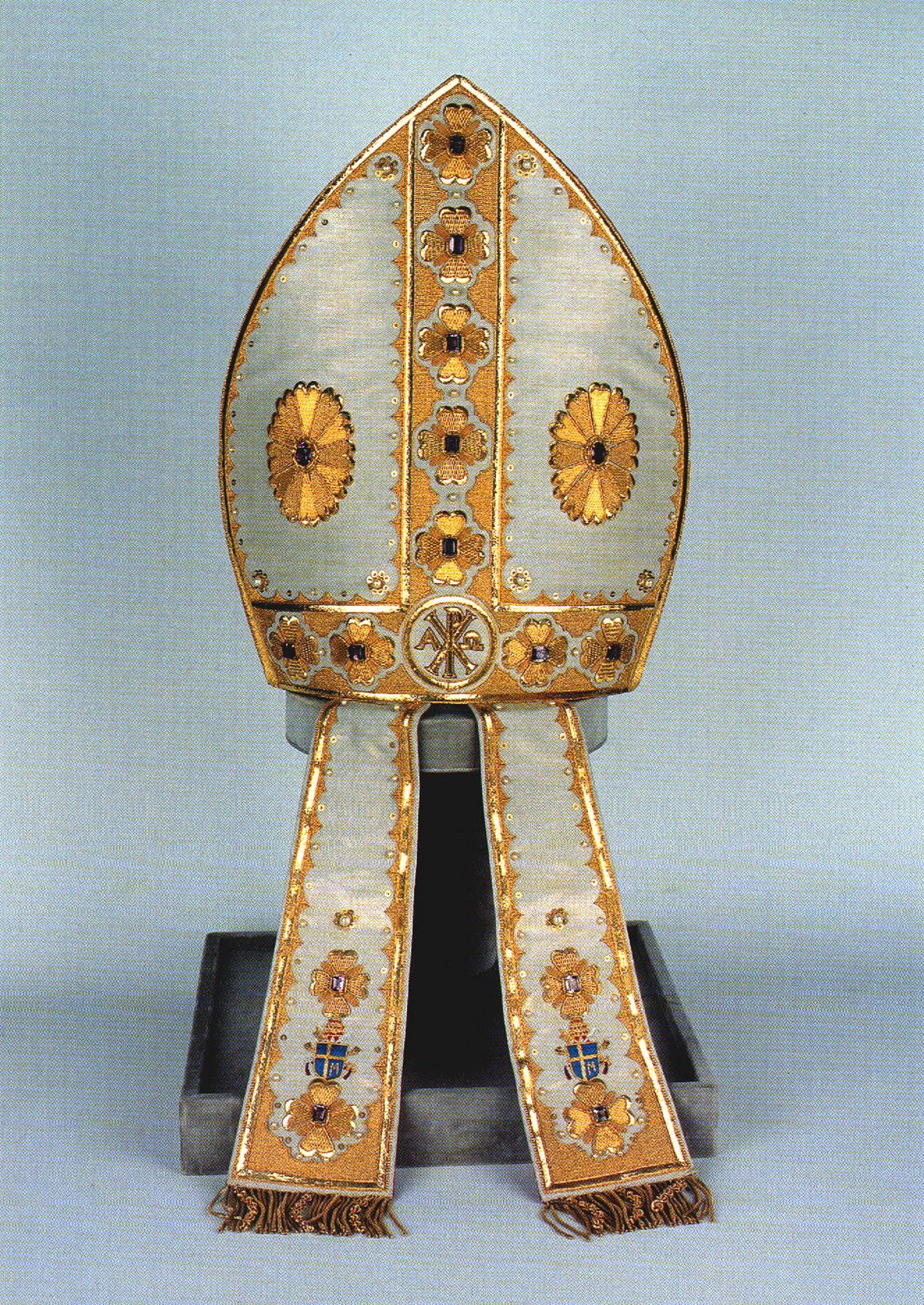 Santa Igreja: Mitras Papais