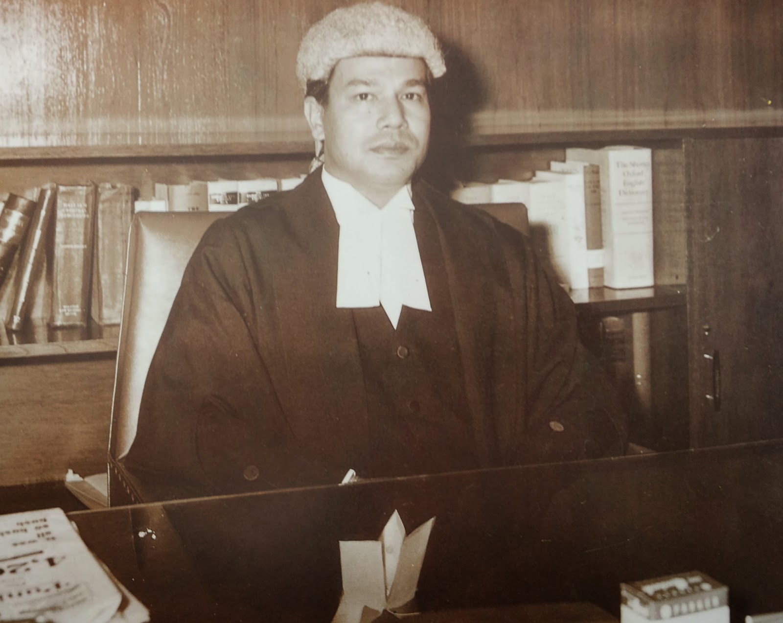 WARISAN RAJA & PERMAISURI MELAYU: Almarhum Hakim Raja Azlan Shah..