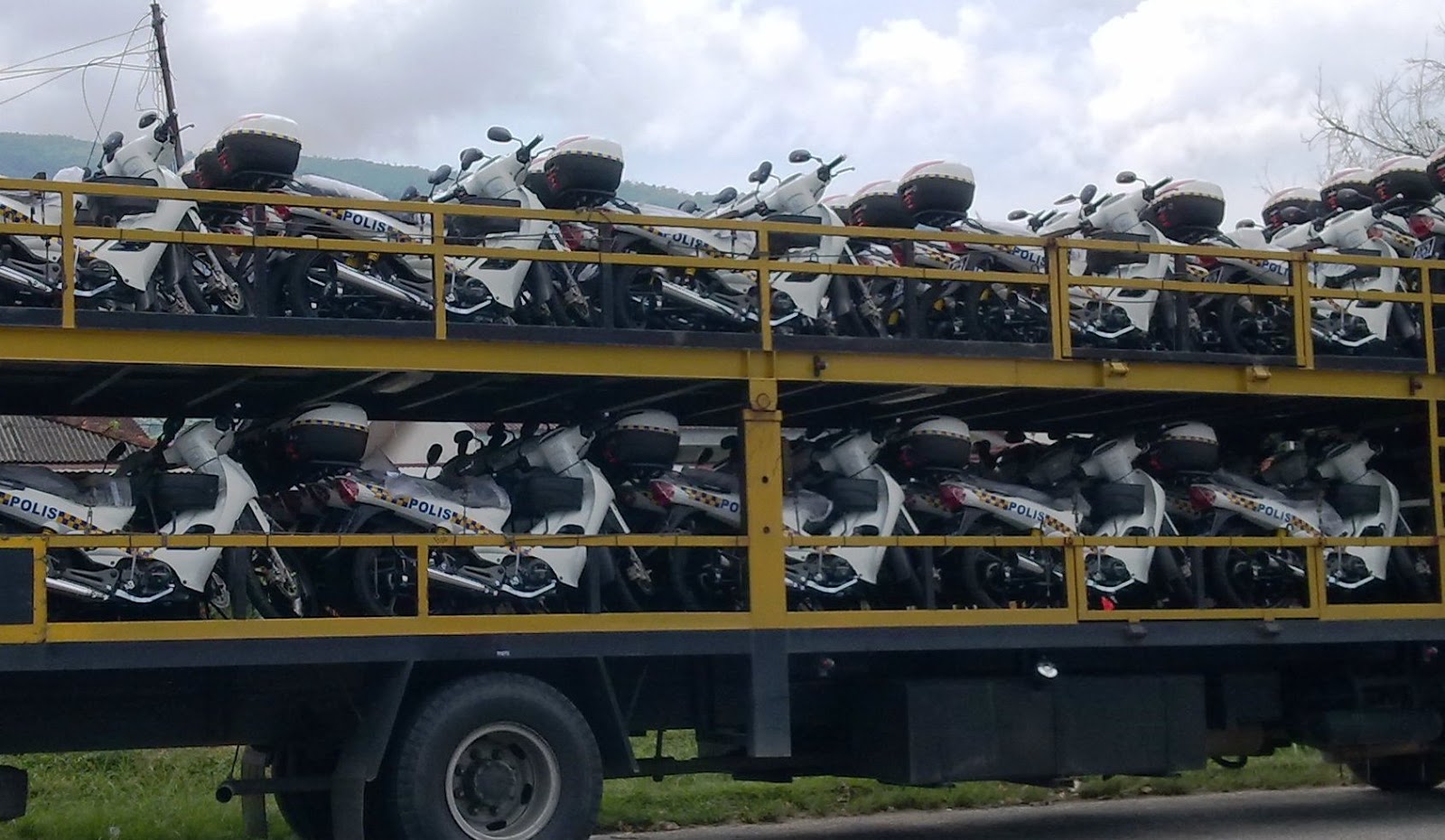 Konvoi Jentera Baru Polis PDRM | Ratusan Buah Kawasaki Ninja 250R ...