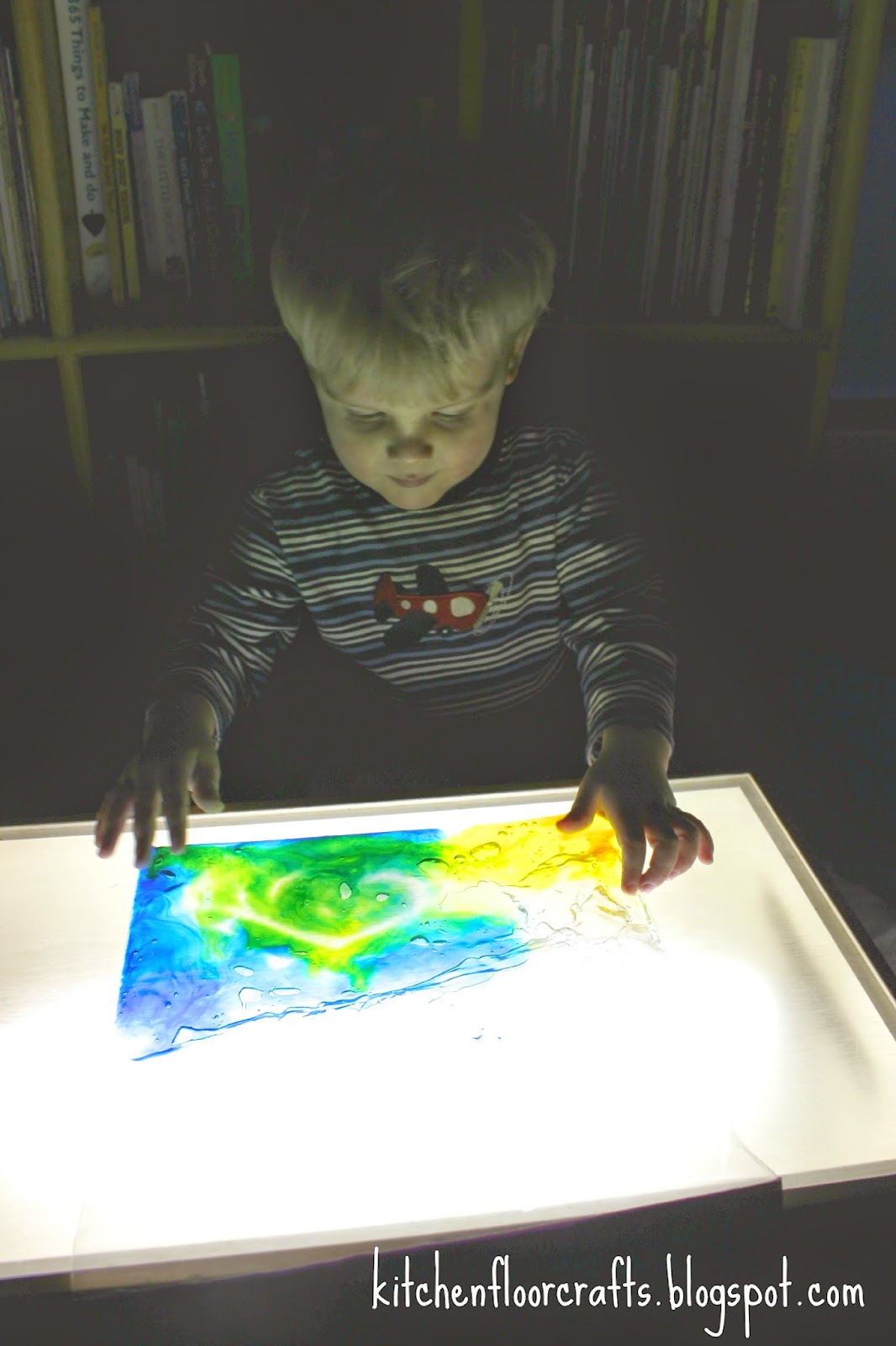 Kitchen Floor Crafts: Mess Free Color Mixing on the Light Table