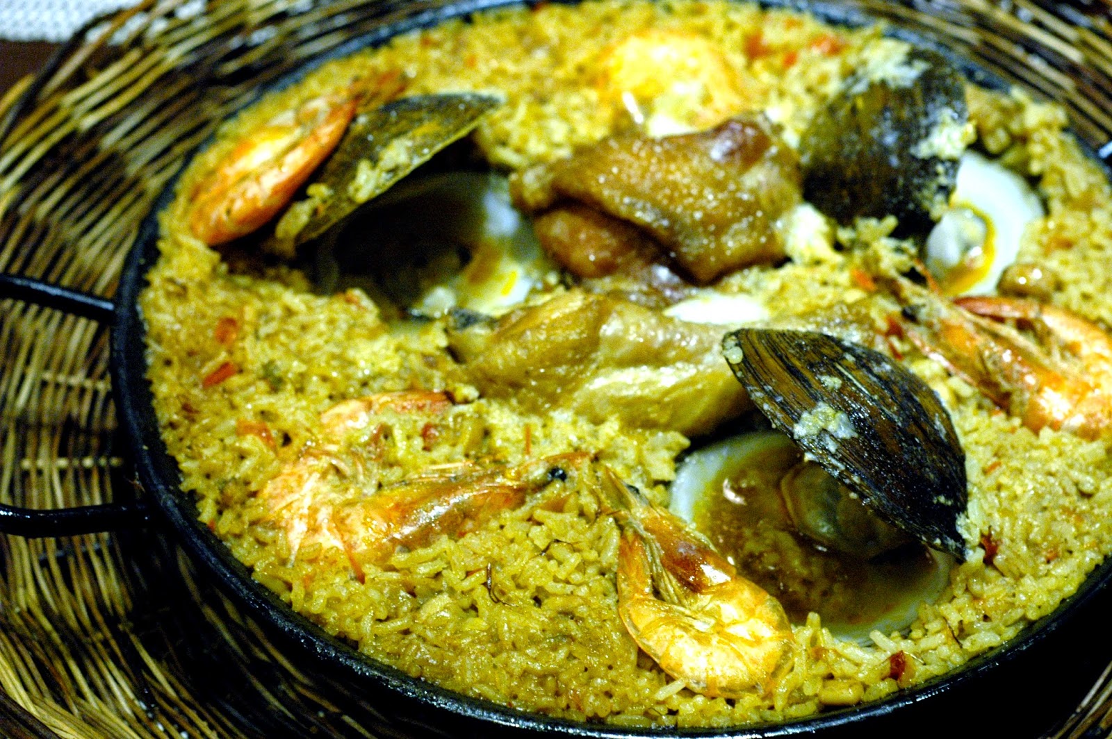 DUDE FOR FOOD: Flavors of Ilocos: Dinner at Hotel Luna's Comedor