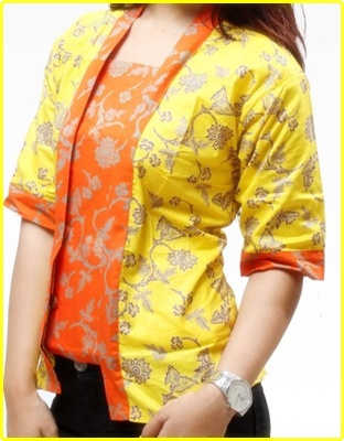 Model baju batik wanita modern warna kuning