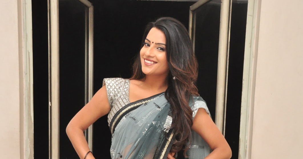 Where is Vidyabalan heroine Jyothi Seth glam pics