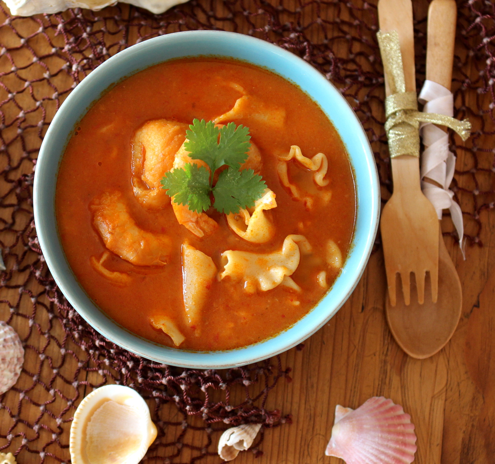 Nárwen's Cuisine - Sabores do Mundo : Sopa de Peixe com Massa e Camarão