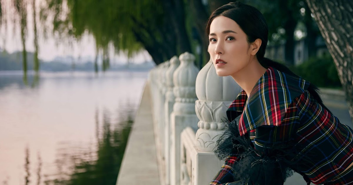 China Entertainment News: Zeng Li poses for photo shoot