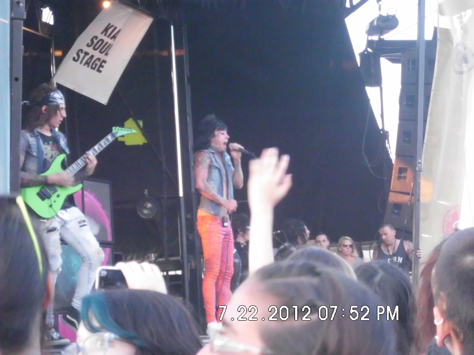 A Blog For Teens: Met Jayy Von Monroe!!