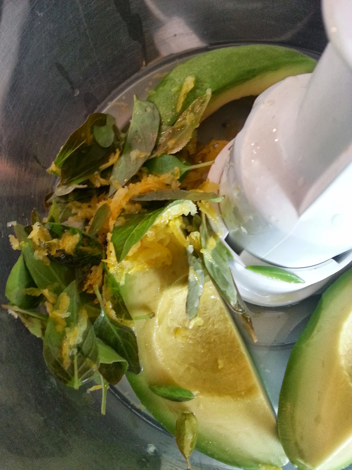 Avocado Cream Zucchini ‘Pasta’ with Lime Parsley Prawns - Delishar ...