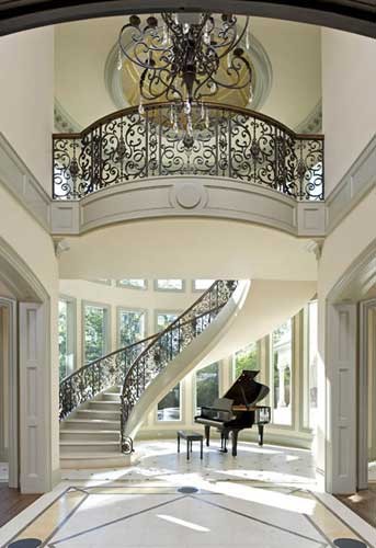 Eye For Design: Decorate Your Staircase In GRAND Style