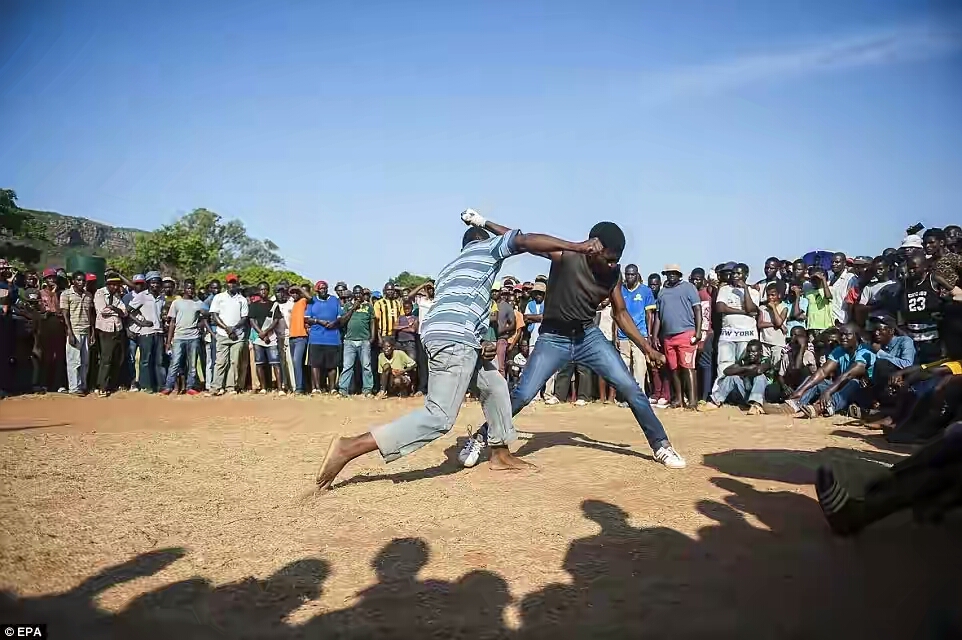 The GIST: Real Live Fight Club in South Africa, Rules Blood, Knock out ...