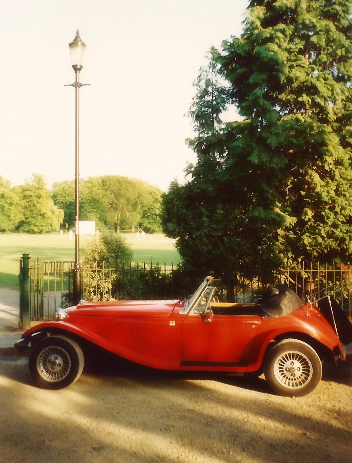 COTSWOLDS CASCADE: CLASSIC CAR AND CRICKET