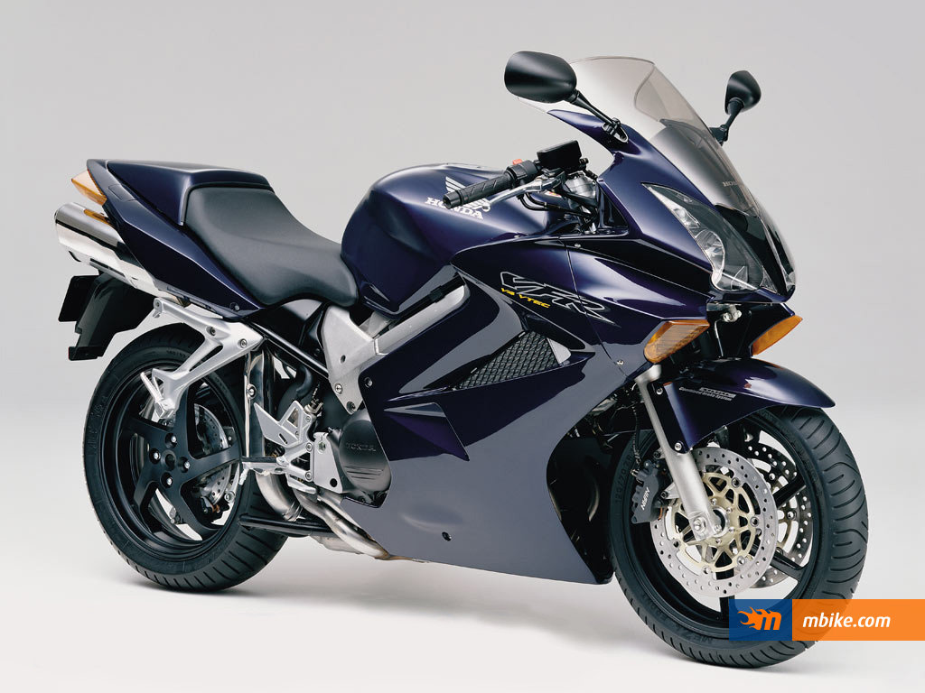 bikes auto media: Honda Interceptor VFR800FI