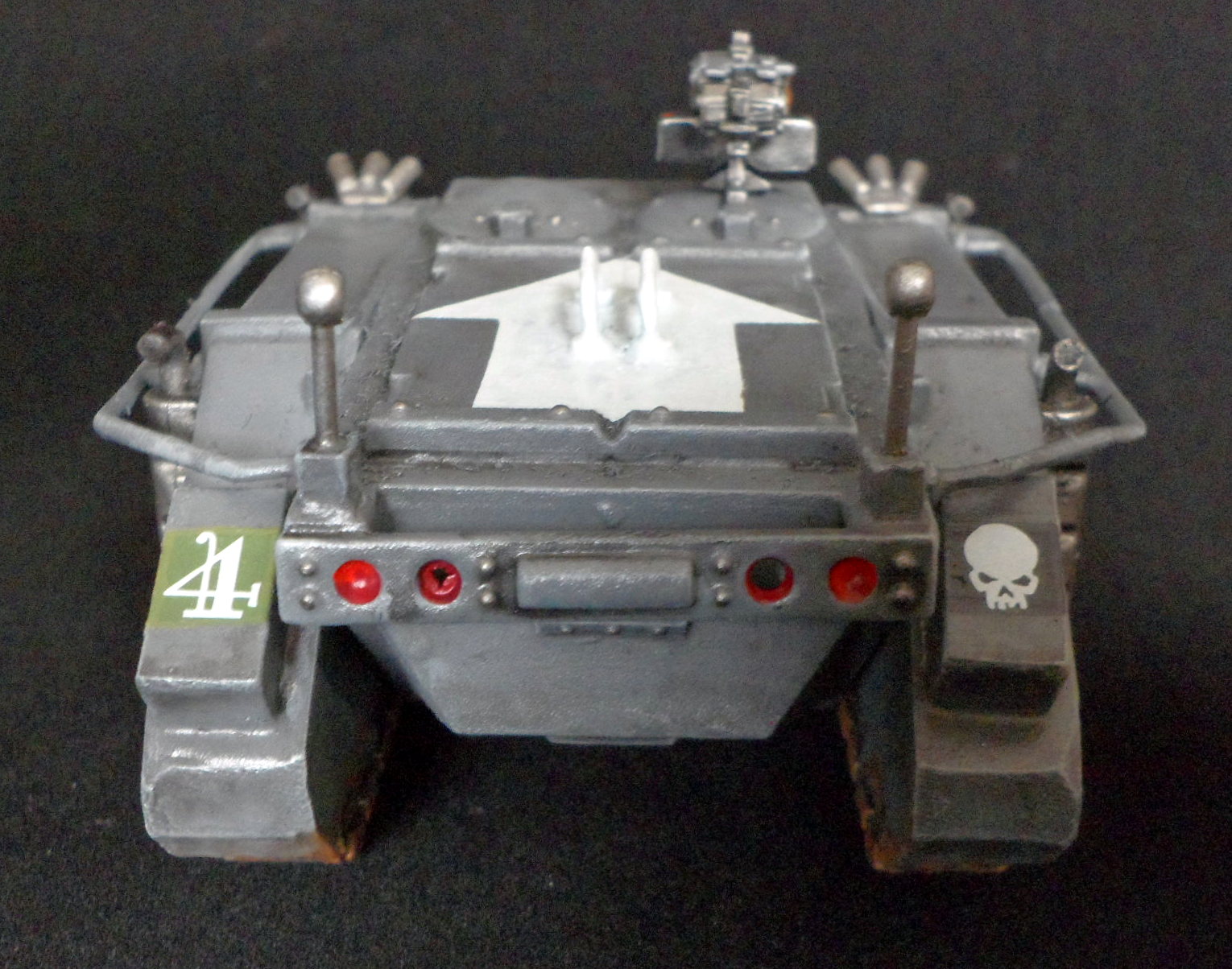 WeeMen: Relictors Old School Rhino APC Mk1b - for my RTB01 Marines