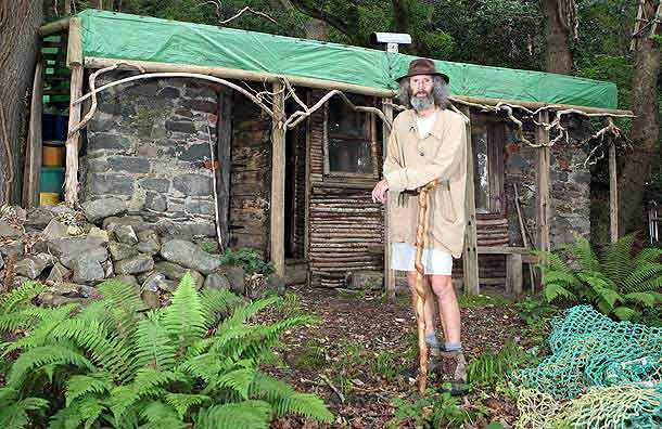 Relaxshacks.com: An Amazing Beachside Squatter Shack/Tiny House....Its ...