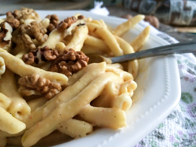 Fitt fazék kultúrblog : Olasz tészta "sajt"szószban, pirított dióval ...