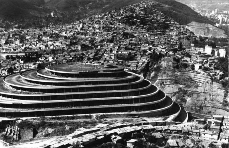 Historical Photographs of the Construction of El Helicoide, an Icon of ...