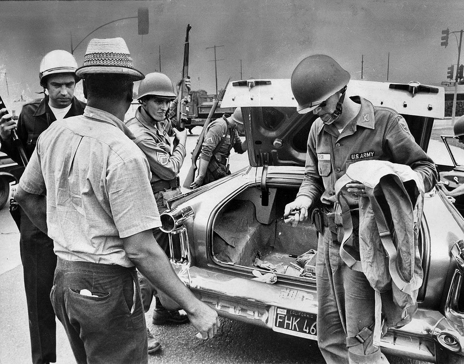50 Years Ago Today: 28 Historical Photographs From the Watts Riots in ...