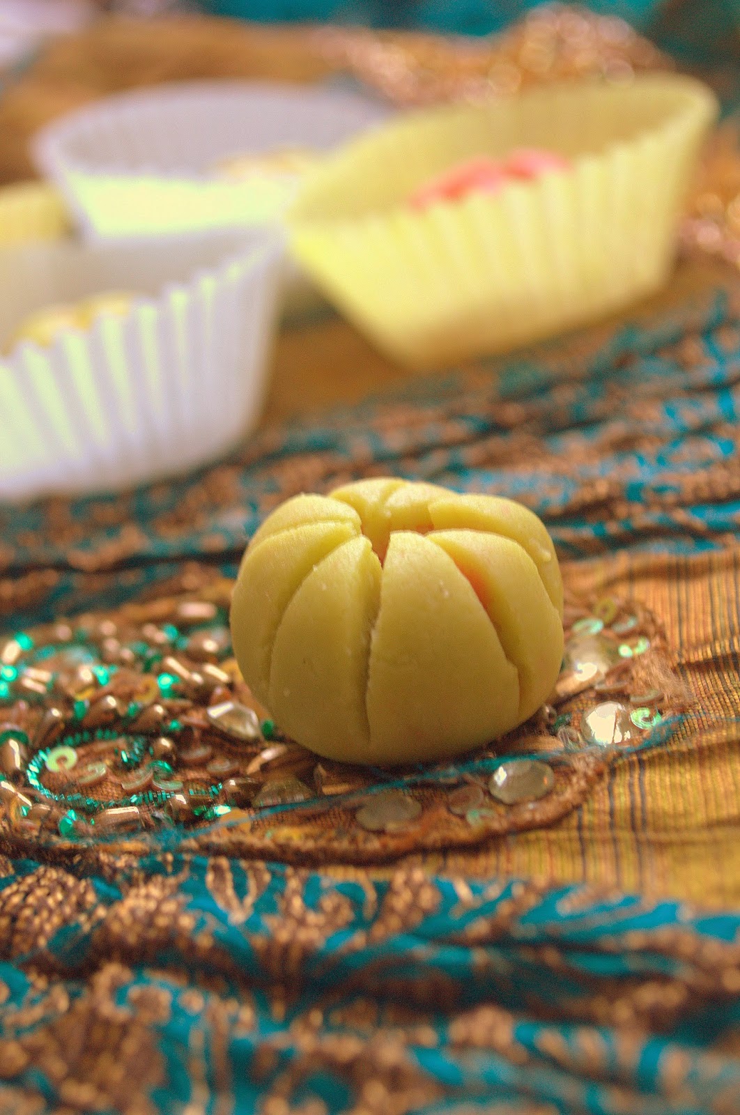 easy and simple foods: Kaju Flower - Holi special sweet recipe