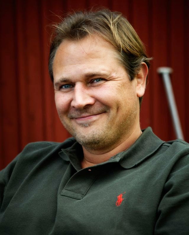 EN BUSCA DE UN EMPLEO EN IKEA VALENCIA: LA DESCONOCIDA VIDA DE MATHIAS ...