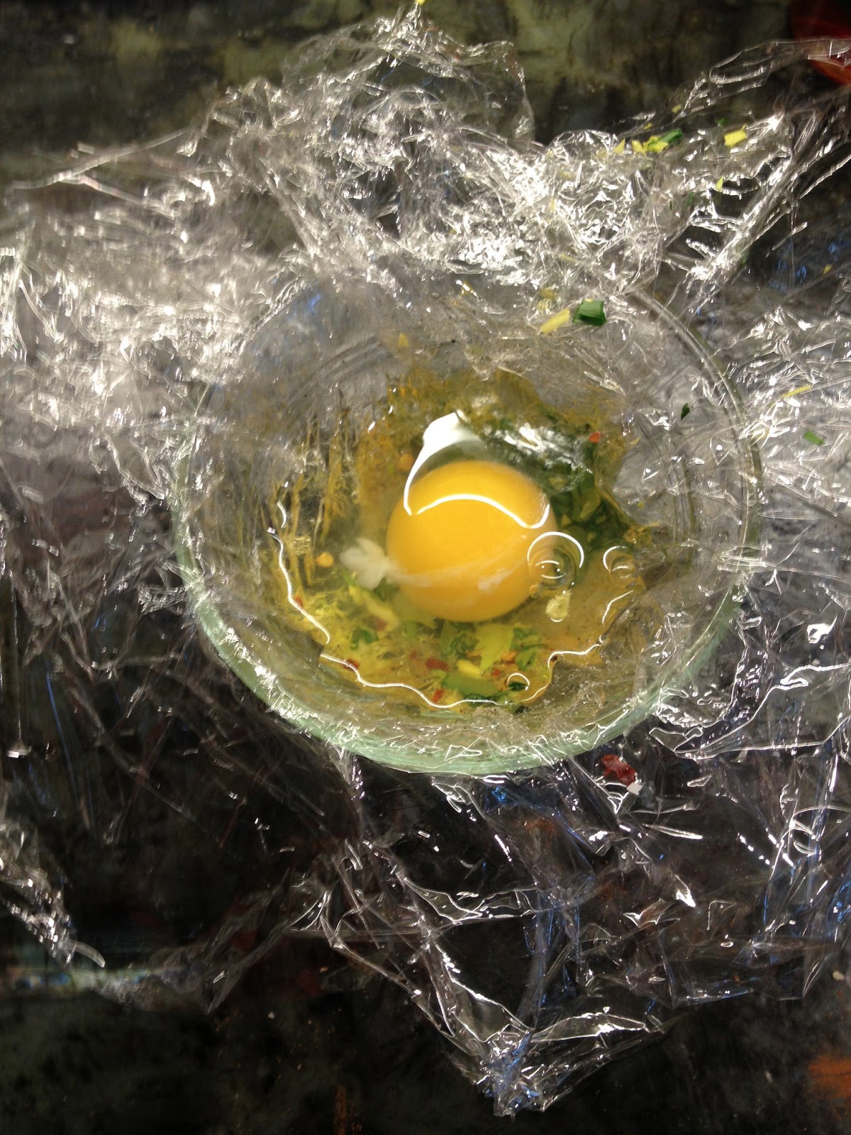 GOLDEN DREAMLAND: Recipe: Herb Poached Eggs in Pouches