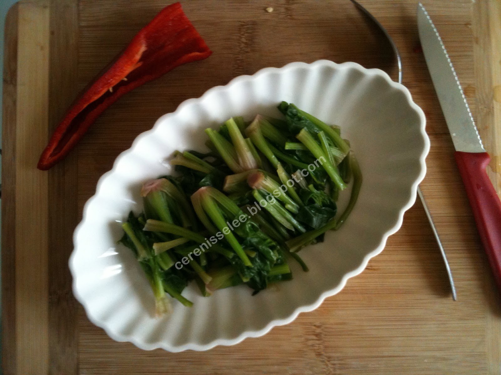 Hér Kitchén: SPINACH ROOT MEZZE (SPINACH ROOT SALAD)