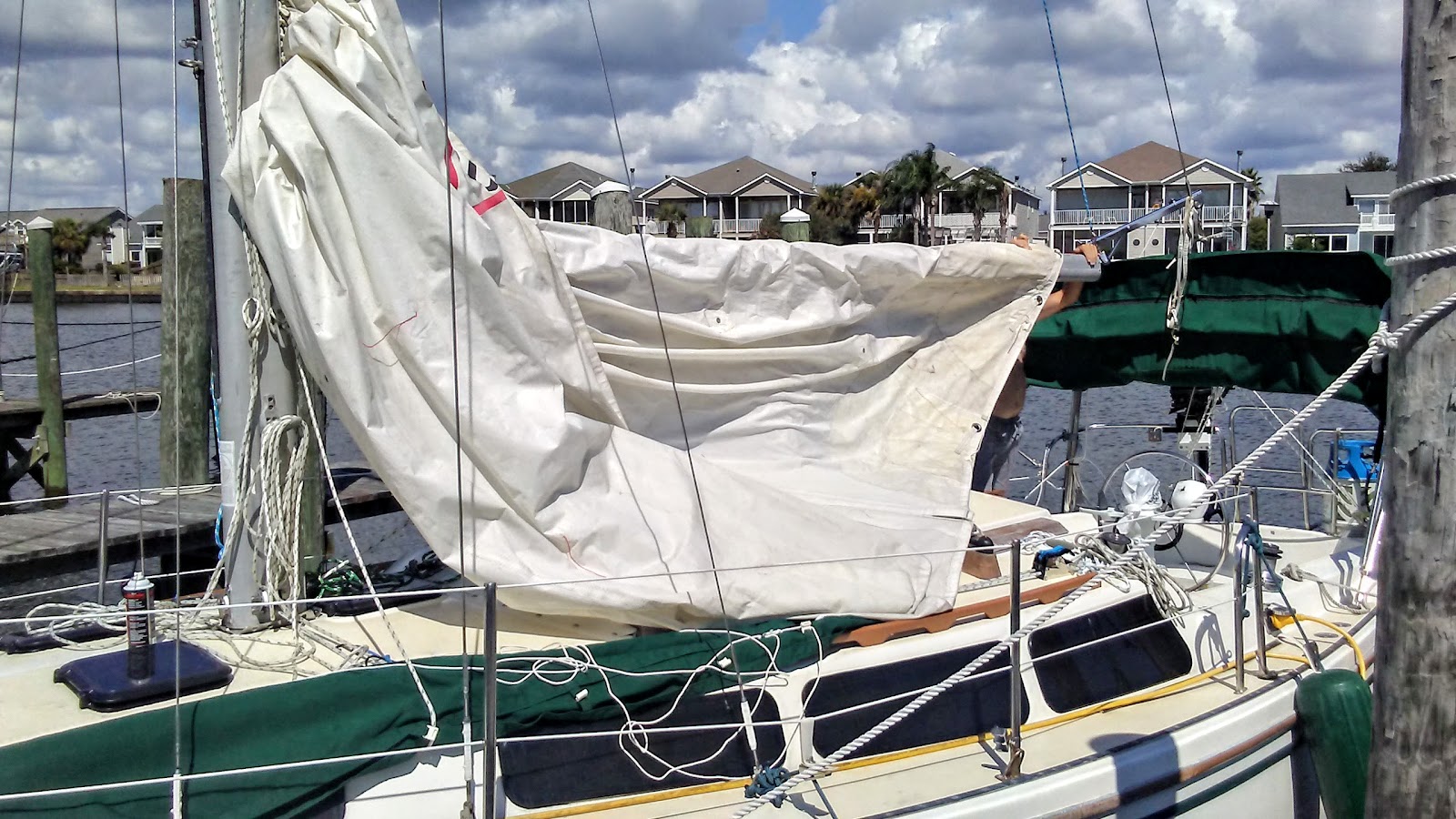 Mid-Life Cruising!!!: Sailing With Our New Sail Pack & Lazy Jacks!