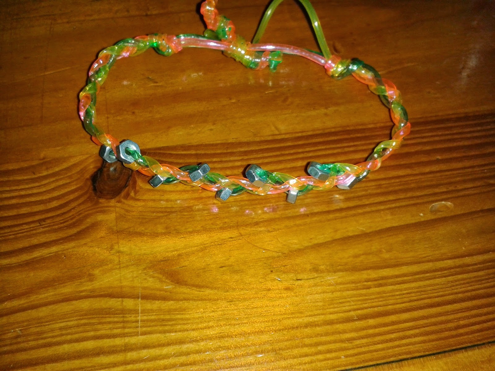 perles et cie: Bracelet scoubidou et écrou