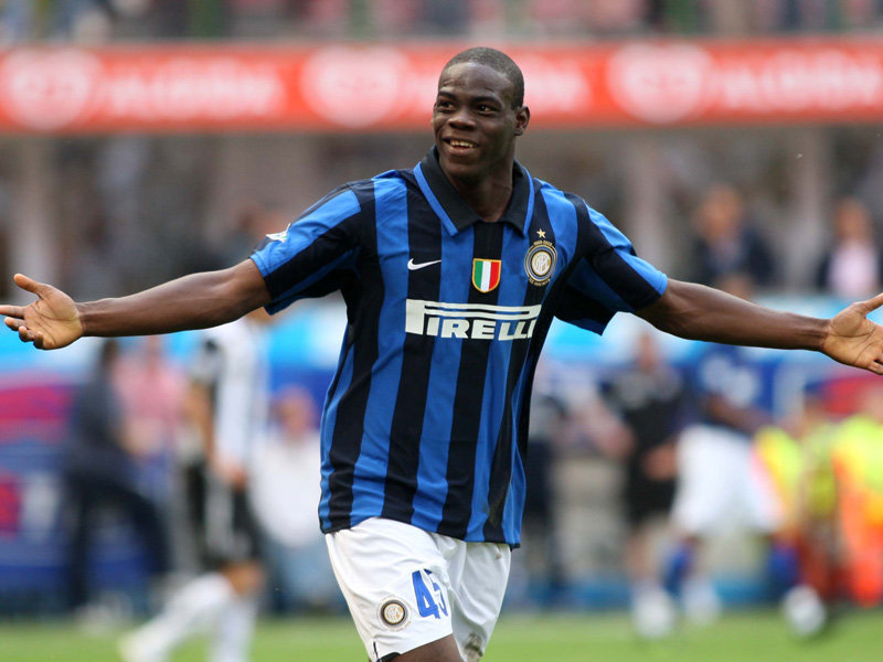 Mario Balotelli Football Player 2011 Profilebio And Pictures The Sport And Football Report