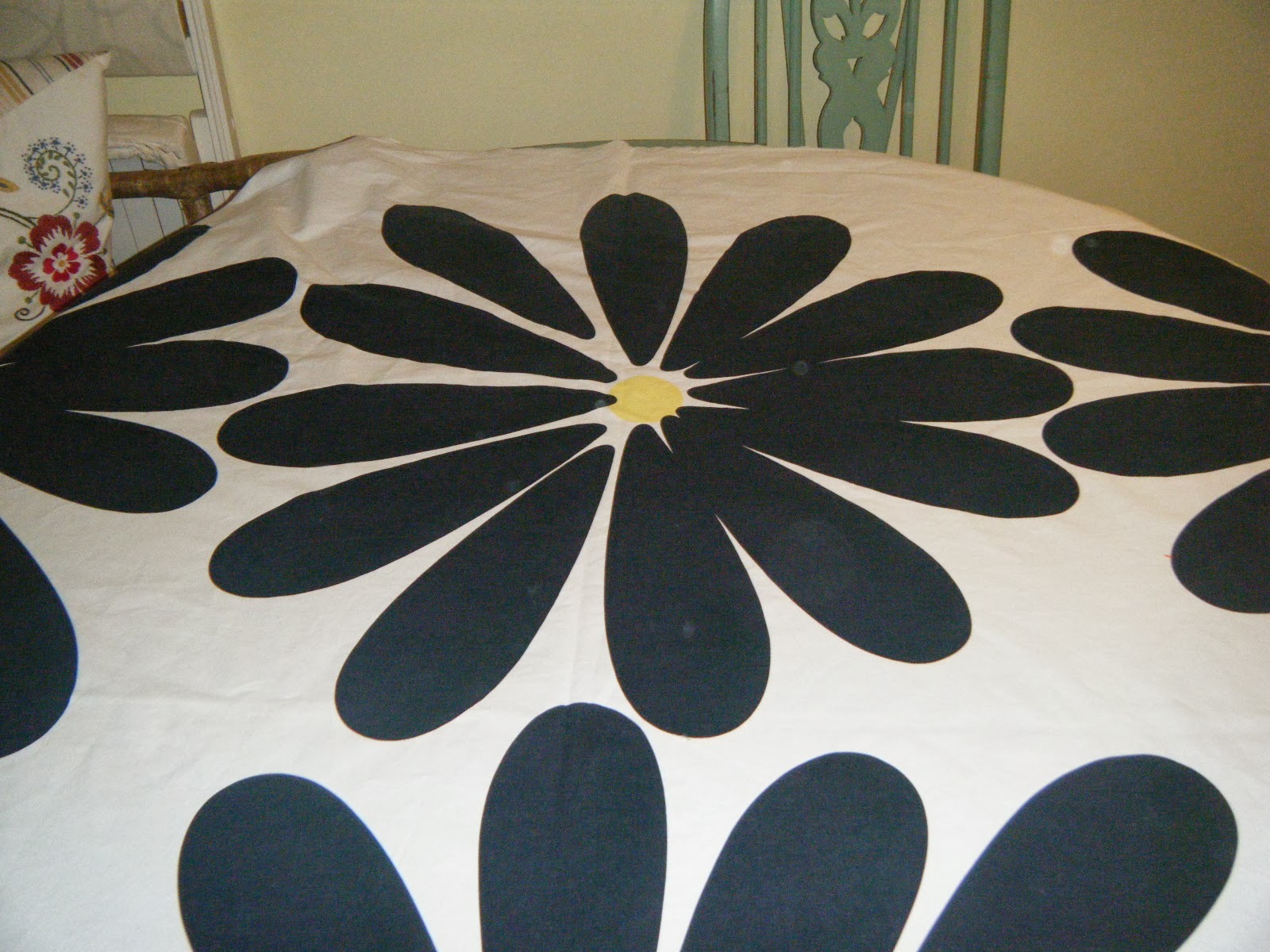 Home Sewn, Home Made, Home Grown: Frilly pinny...go retro!