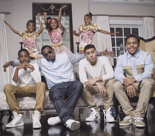 P.Diddy Stuns In New Family Photo With His Six Kids - Welcome to ...