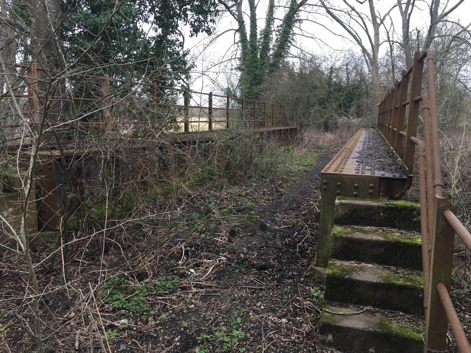 Trackbed Walkers: Rother valley railway . URBAN INVESTIGATION into ...
