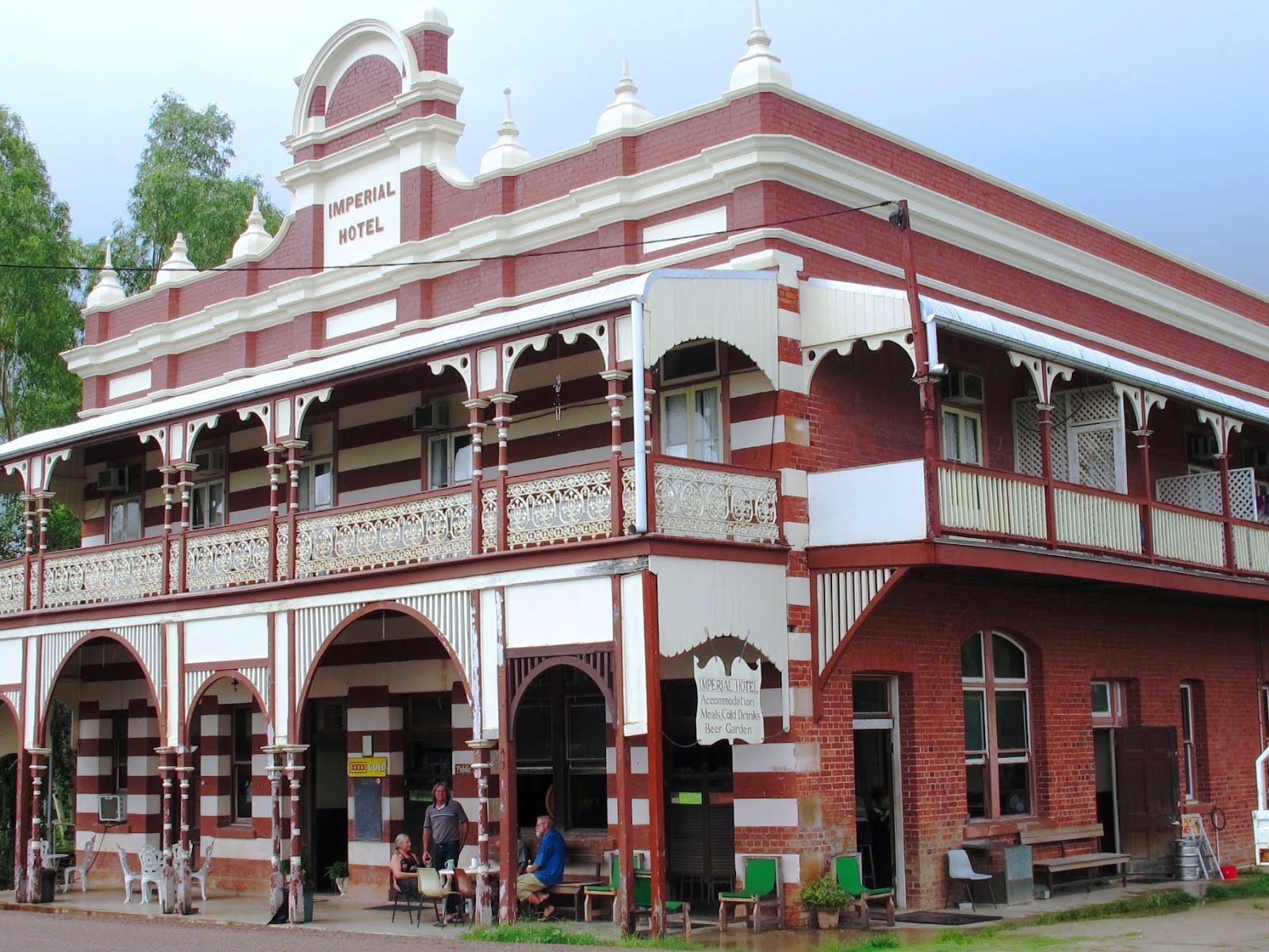 Traveloscopy Travelblog: Ravenswood: The little town that won't quit